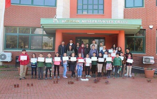 Meslek yüksekokulu Ege Üniversitesi Bayındır Meslek Yüksekokulu, Bayındır, foto