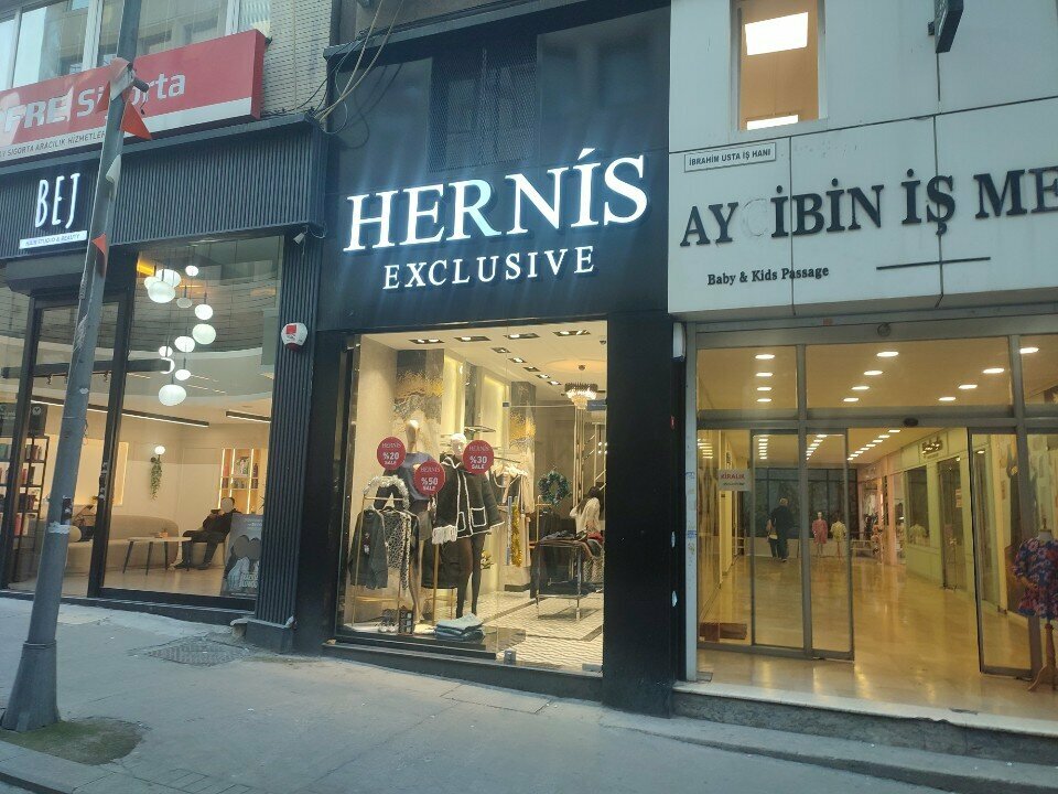 Giyim mağazası Hernis Exclusive, İstanbul, foto