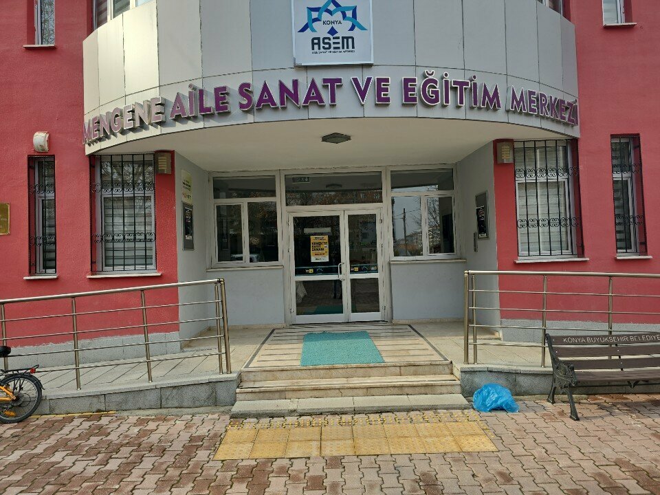 Eğitim merkezleri Mengene Aile Sanat ve Eğitim Merkezi, Konya, foto