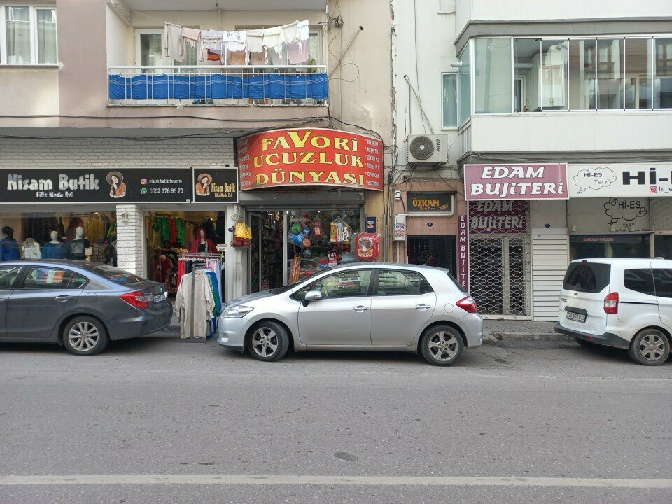 Ucuzluk mağazası Favori Ucuzluk Dünyası, İzmir, foto