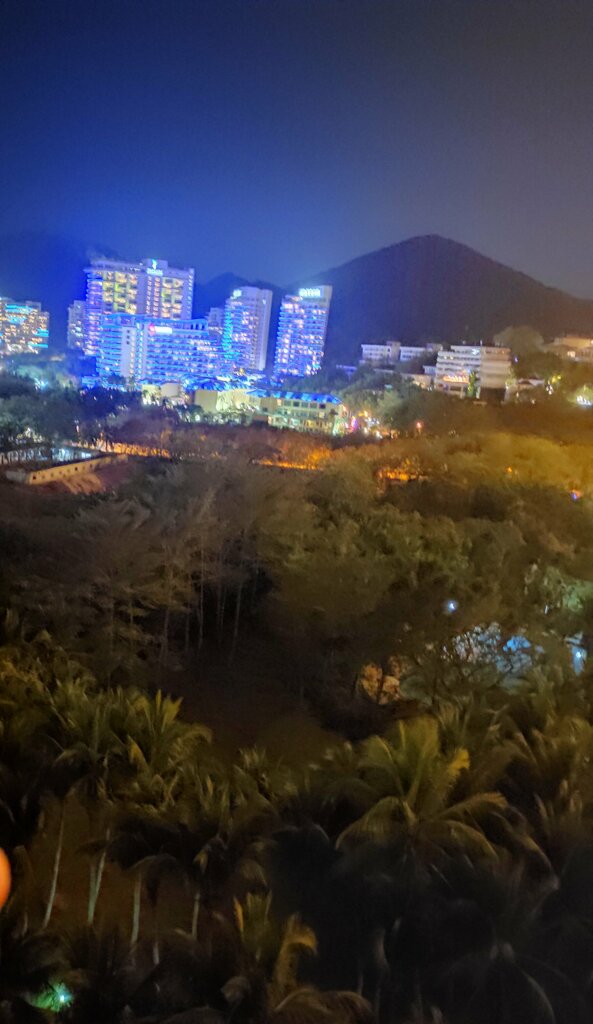 Toplu taşıma durağı 金陵海景花园北门, Sanya, foto