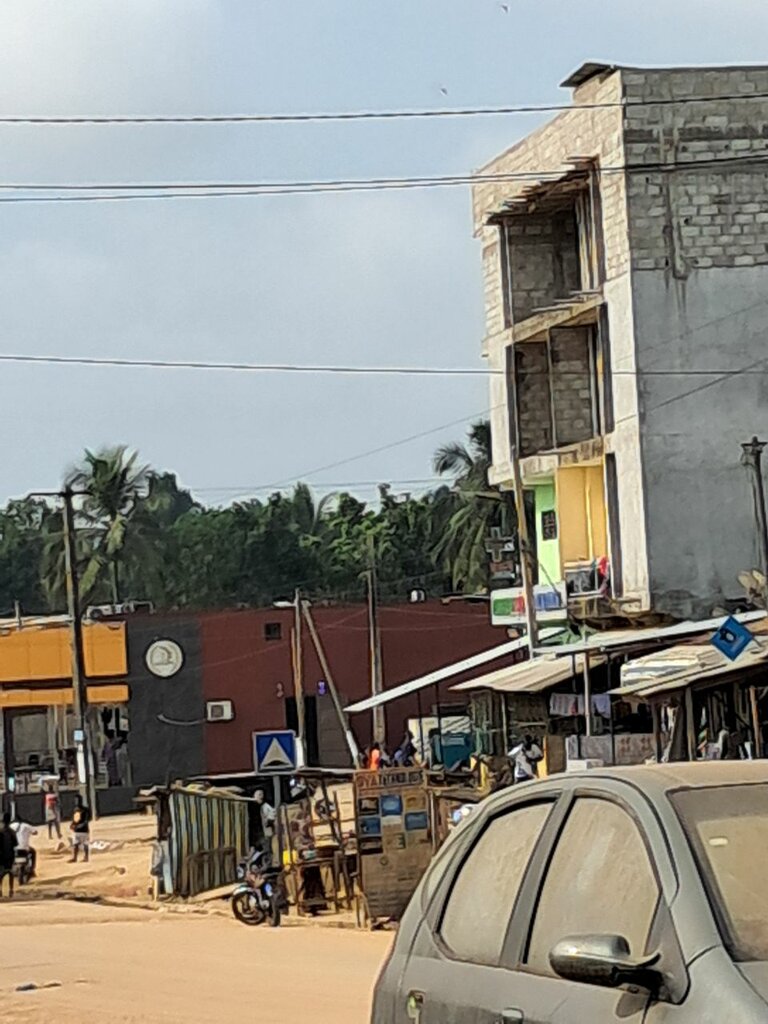 Eczaneler Pharmacie Santé pour tous d'Anyama - Carrefour Adja, Dünya, foto