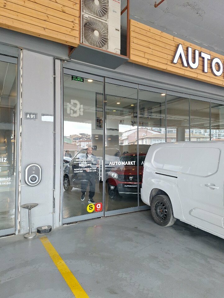 Otomobil satış galerileri AutoMarkt Otomotiv, İstanbul, foto