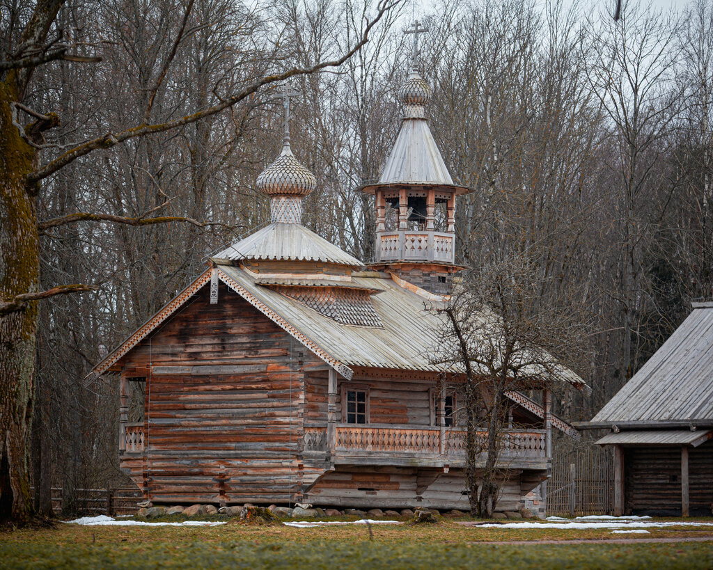 Şapel, haç anıtı Chapel of Kirik and Iulitta, Velikiy Novgorod, foto