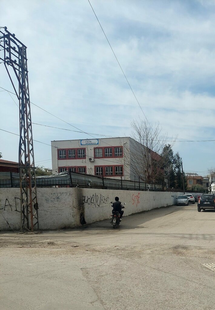 Ortaokul 5 Ocak Ortaokulu, Adana, foto