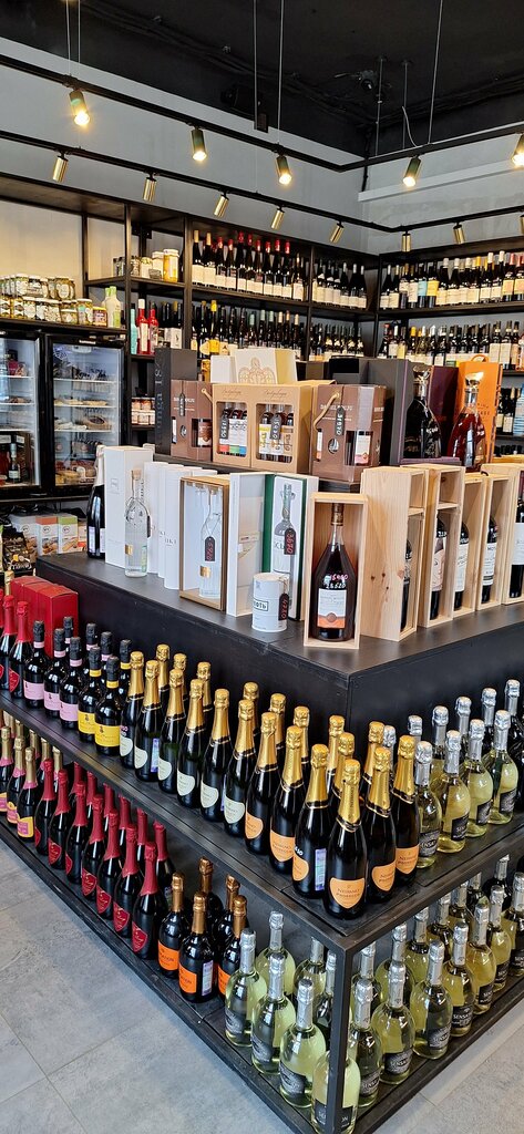 Alcoholic beverages Wine library Wine Discovery, Moskova, foto