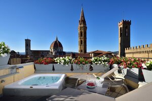 San Firenze Suites & SPA (Piazza di San Firenze No:3, Florence), otel  Floransa'dan