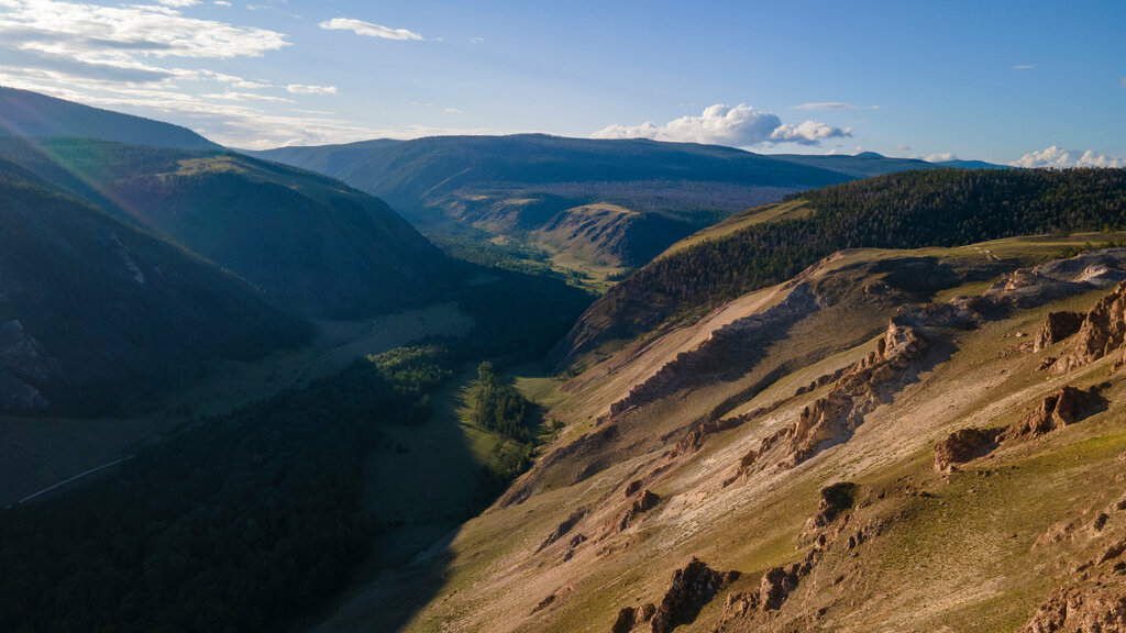 Dağ zirvesi Мыс Зундук, İrkutskaya oblastı, foto
