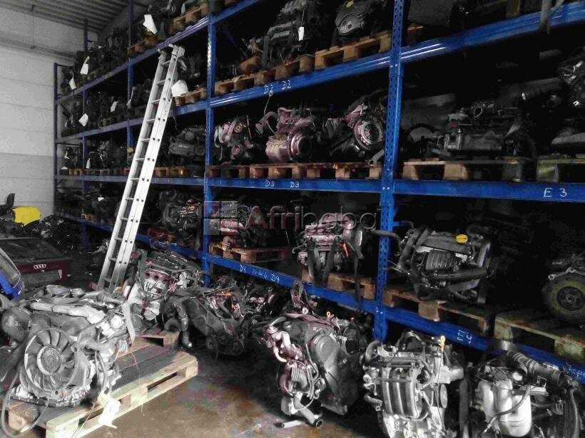 Motorların satışı Piéce Importer Toutes Marques, Abican, foto