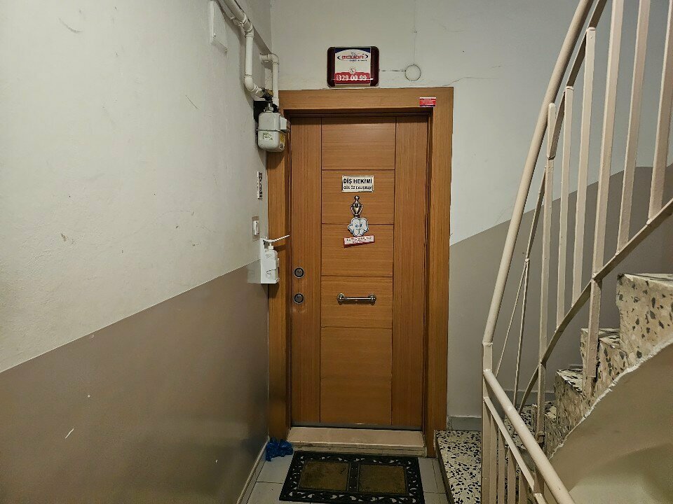 Özel ağız ve diş sağlığı klinikleri ve muayenehaneleri Diş Hekimi Gül Öz Çalışkan, İstanbul, foto