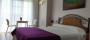 Hotel Miraya (Calle Patrón Veneno No:6, Vélez - Málaga), otel