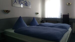Hotel am Schenkelberg (Saarland, Regionalverband Saarbrücken, Saargemünder Straße, 52), otel  Saarland'dan