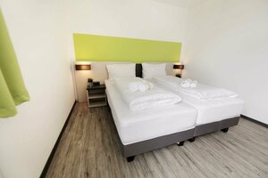 Bestprice Hotel Eschweiler (North Rhine-Westphalia, Städteregion Aachen, Aachener Straße, 151), otel  Eschweiler'dan
