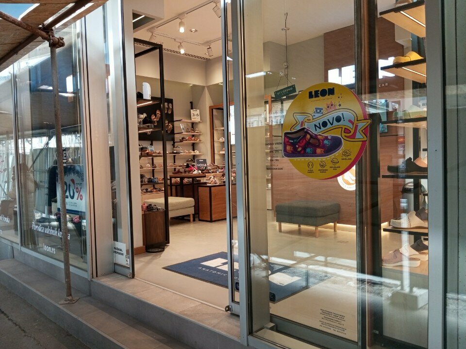 Ayakkabı mağazaları Leon, Novi Sad, foto