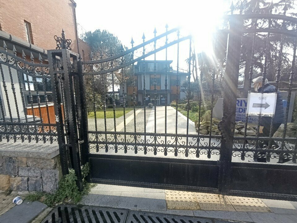 Kütüphaneler Büyükdere Kütüphanesi, İstanbul, foto