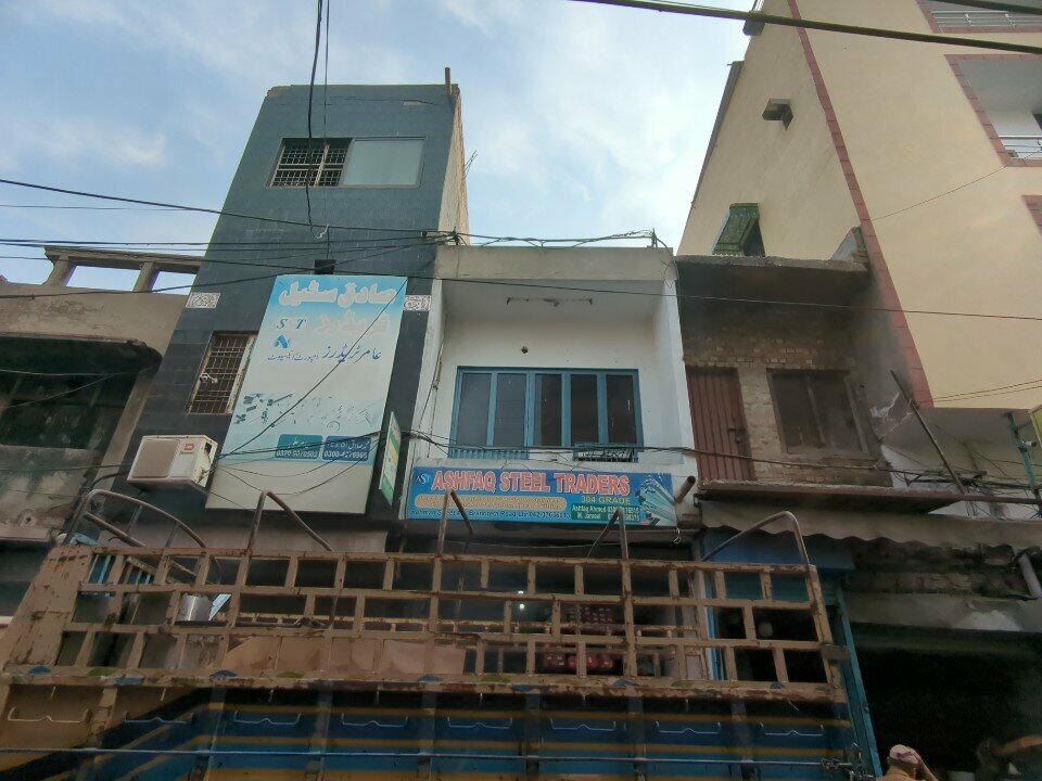 Otomobil servisi Ashfaq steel, Lahor, foto