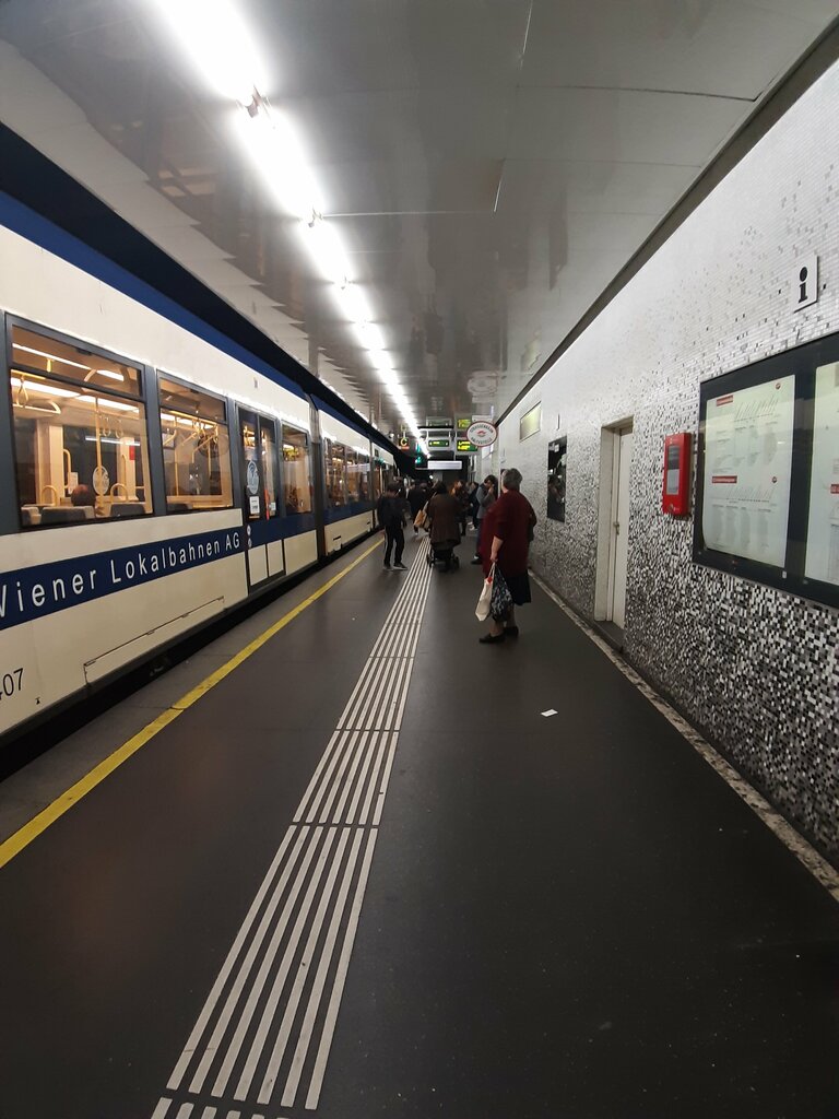 Yük istasyonu Wien Matzleinsdorfer Platz, Viyana, foto