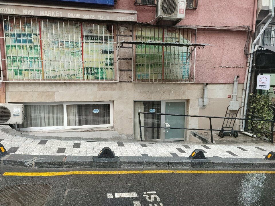 Lamba ve avize mağazaları Sarı Bronz, İstanbul, foto