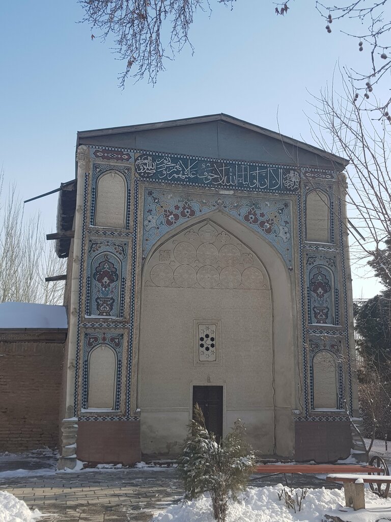 Turistik yerler Мавзолей Аджинахона, İsteravşan, foto