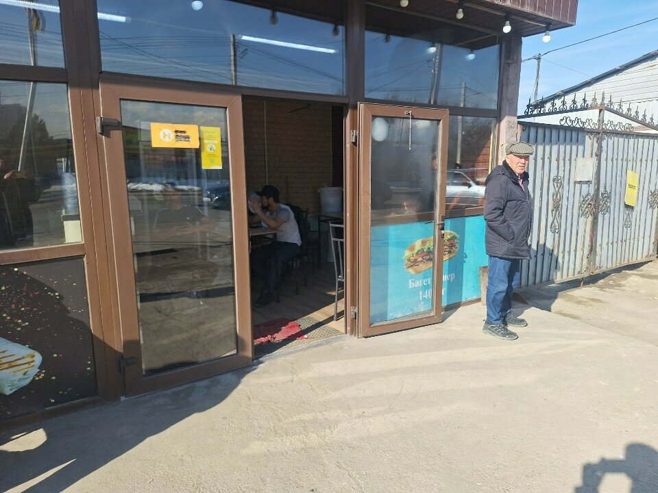 Fast food Doner u Abiko, Almatı, foto
