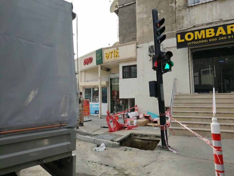 Kozmetik ve parfümeri mağazaları Ətir, Bakü, foto