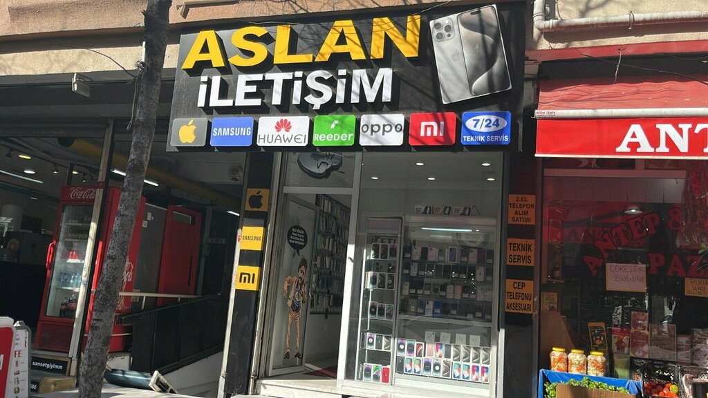 Cep telefonu aksesuarları Aslan İletişim, İstanbul, foto