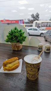 Хлебоман (Pobeda Revolyutsii Avenue No:174Г), ekmek fırını  Şahty'den