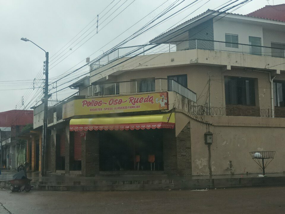 Restoran Pollos Osos Rueda, Santa‑Krus, foto