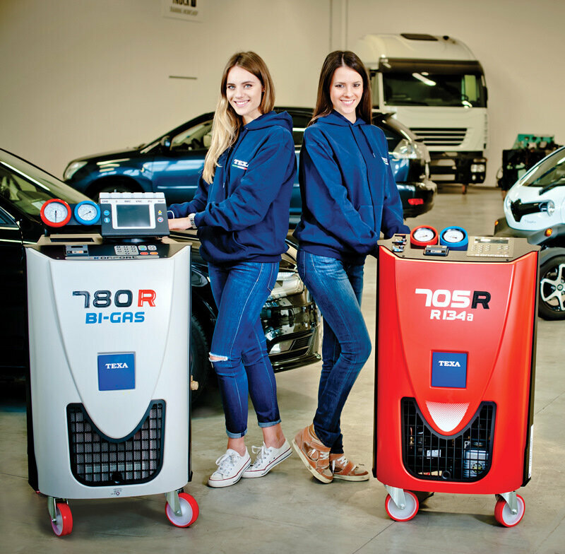 Araba klimalarının yakıt ikmali Refueling of car air conditioners, Moskova ve Moskovskaya oblastı, foto