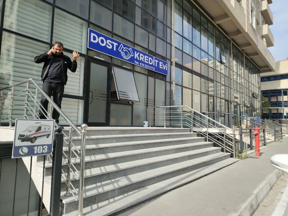 Kredi komisyoncuları Dost Kredit Evi, Bakü, foto