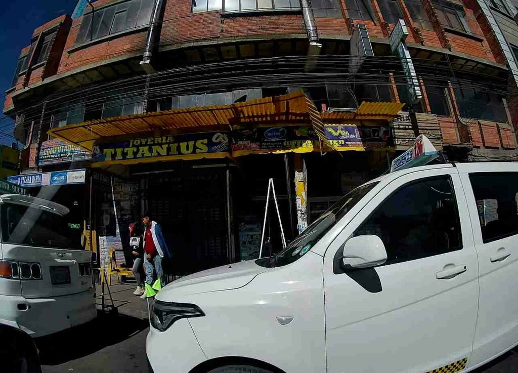 Elektronik eşya mağazaları Titans, El Alto, foto