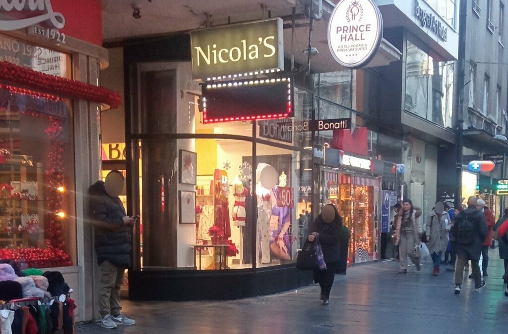 i̇ç giyim ve mayo mağazası Bonatti, Belgrad, foto