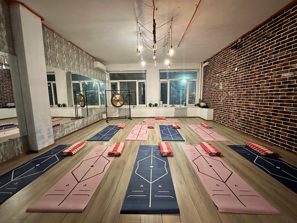 Yoga stüdyosu Downward Facing Dog, Moskova, foto