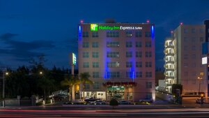 Holiday Inn Express & Suites Queretaro (Querétaro, Avenida 5 de Febrero), otel  Queretaro Eyaleti'nden