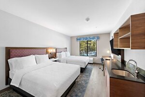 Hampton Inn by Hilton Big Bear Lake (California, San Bernardino County, Big Bear Lake, Big Bear Boulevard), otel  Big Bear Lake'ten