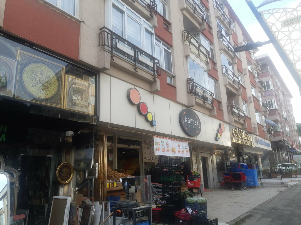Süpermarket Kartal Market, İstanbul, foto