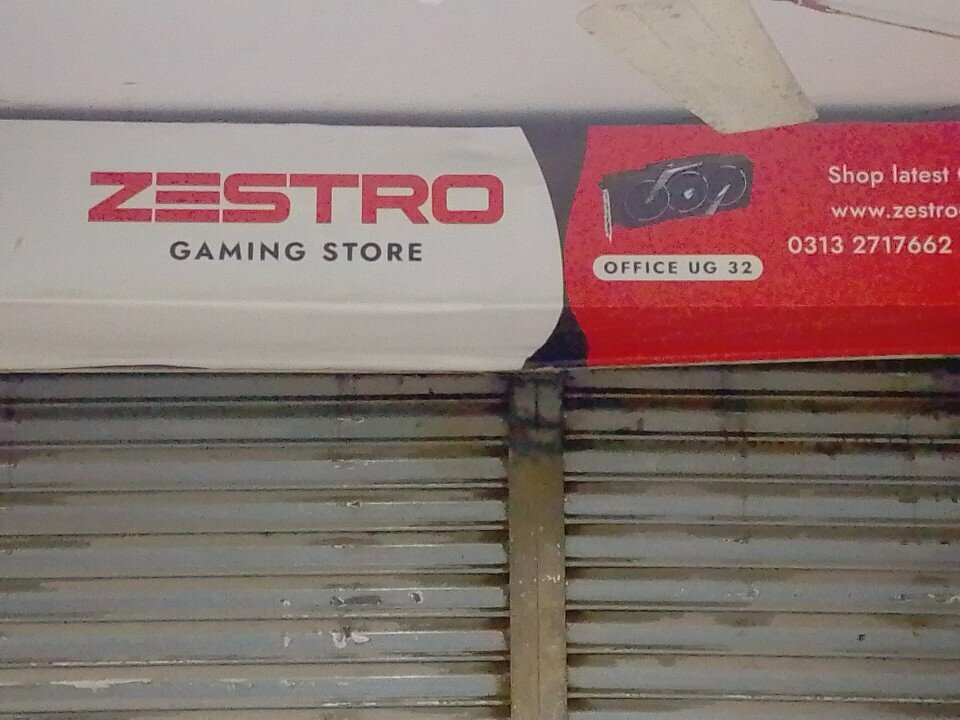 Diskler, plakalar Zestro Gaming, Karaçi, foto