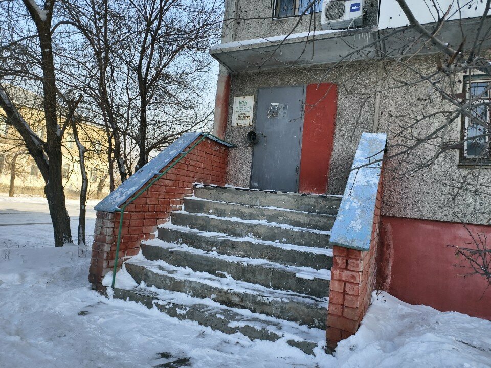 Bina, site yönetimi AOC Kutzhanova 55, Semey, foto