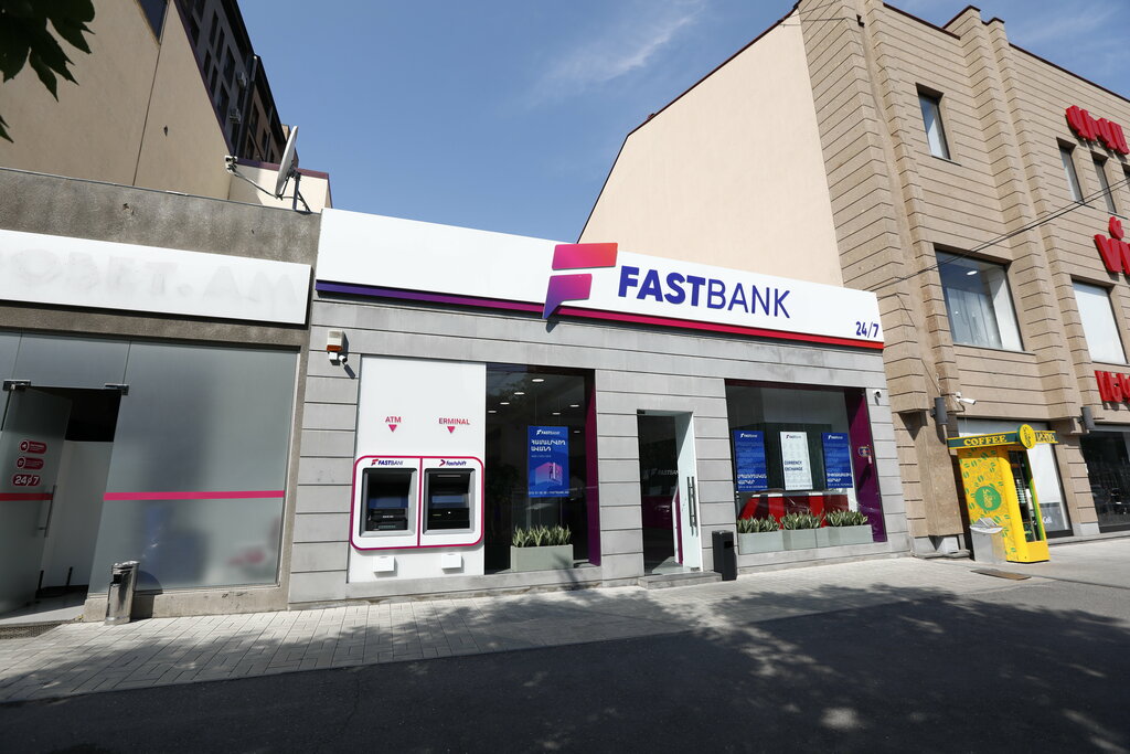 Banka Fast Bank, Erivan, foto