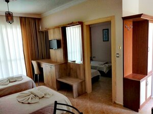 Melodi Club Otel (Davutlar Mah., Cengiz Topel Cad., No:11, Kuşadası, Aydın), otel  Kuşadası'ndan