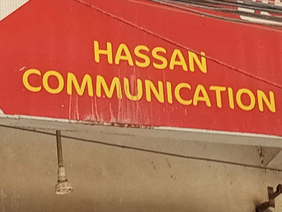 Cep telefonu ve aksesuarları satış mağazaları Hassan communication, Karaçi, foto