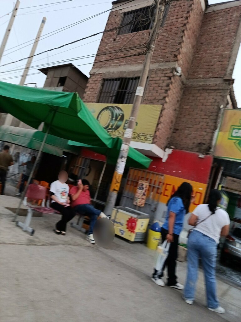 Otomobil servisi Oil Express, Lima, foto