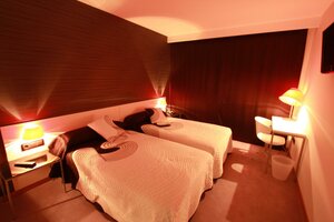 La Suite Hotel (Galicia, Pontevedra, Vigo, Travesía Tomás a Alonso, 245), otel  Vigo'dan