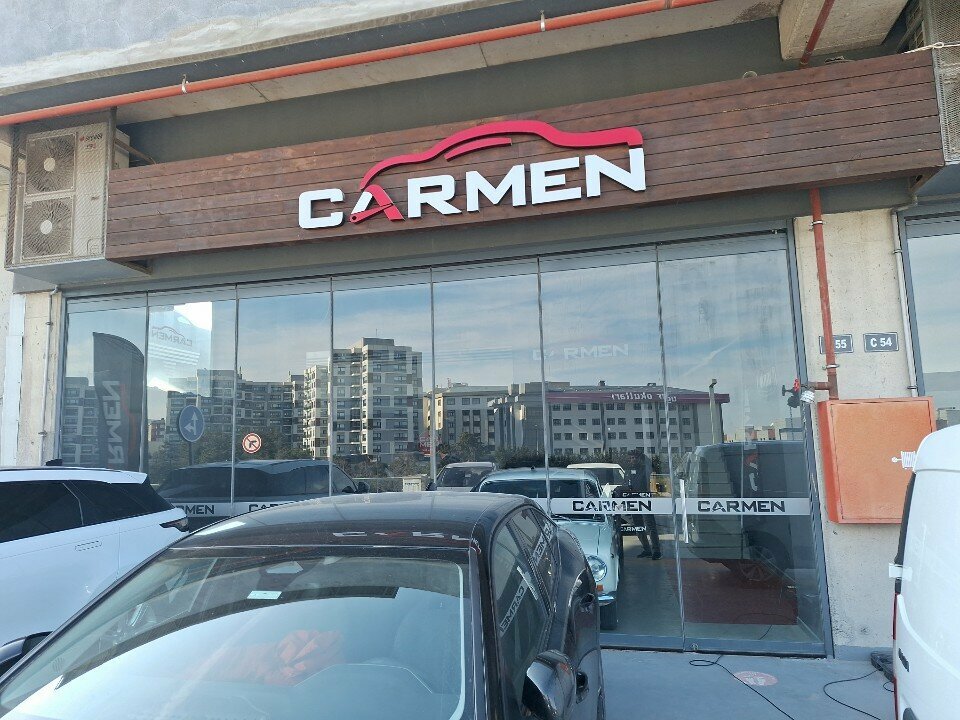 Otomobil satış galerileri Carmen Galeri, İstanbul, foto