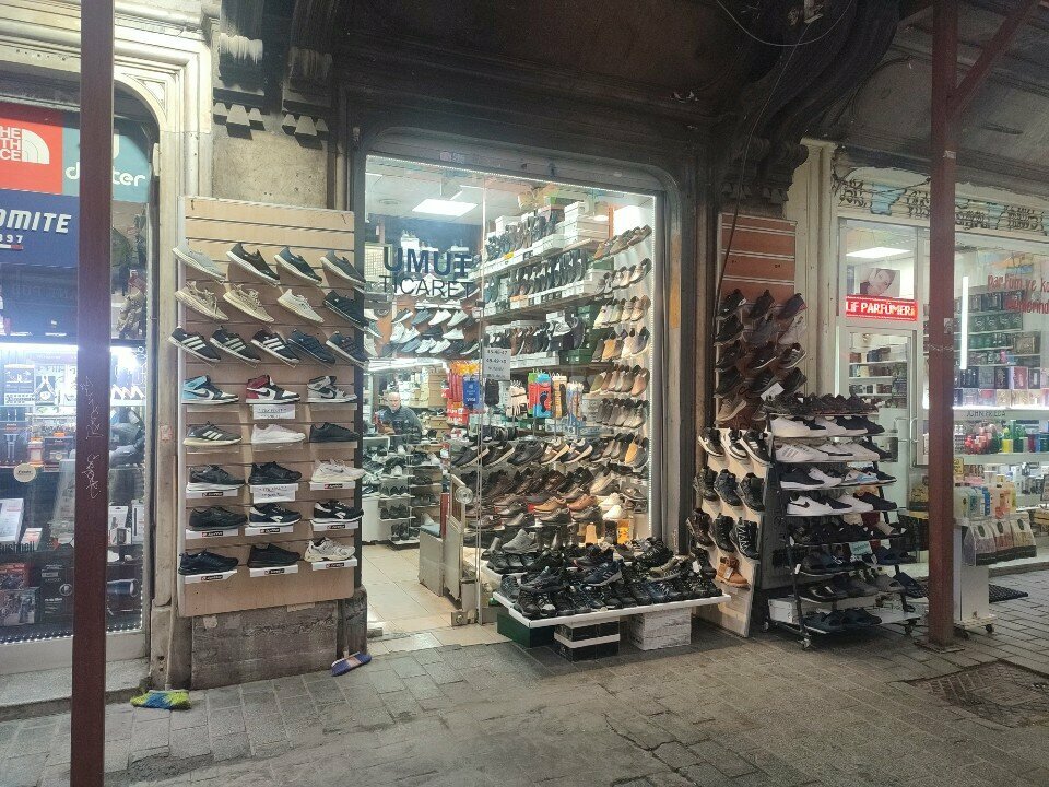 Ayakkabı mağazaları Umut Ayakkabı, İstanbul, foto