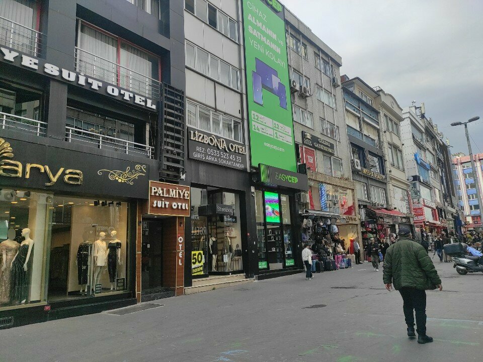 Giyim mağazası Özgür Giyim, İstanbul, foto