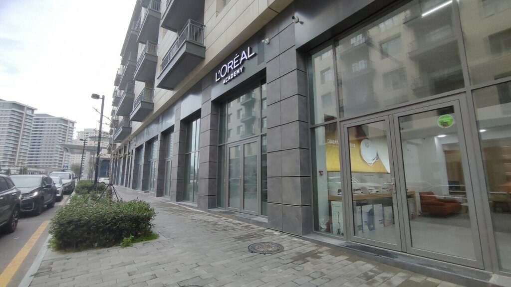 Kozmetik ve parfümeri mağazaları L'Oréal academy, Bakü, foto