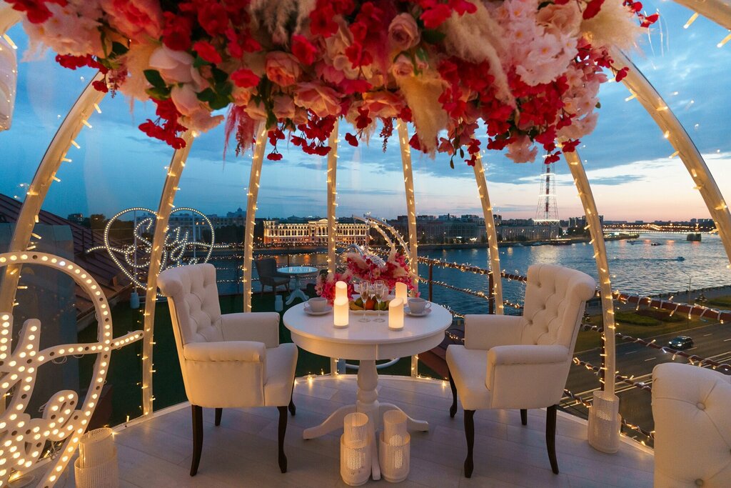 Restoran Date on the roof Sky Love, Saint‑Petersburg, foto