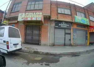 Golden (Department of La Paz, Provincia Murillo, El Alto, Rosas Pampa, Calle 34), berberler  El Alto'dan