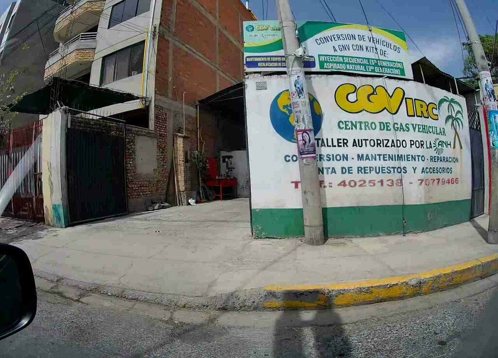 Oto döşeme Cgv Irc Centro De Gas Vehicular, Cochabamba, foto